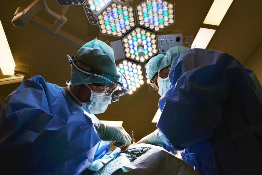 Medtronic taps virtual reality 'flight simulators' for brain surgery ...