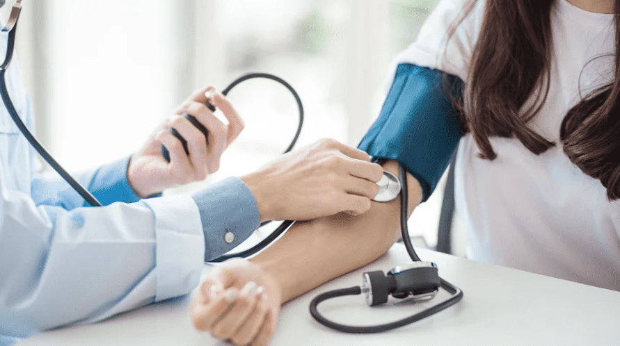FDA clears LiveMetric's smartwatch-like, cuffless blood pressure sensor ...